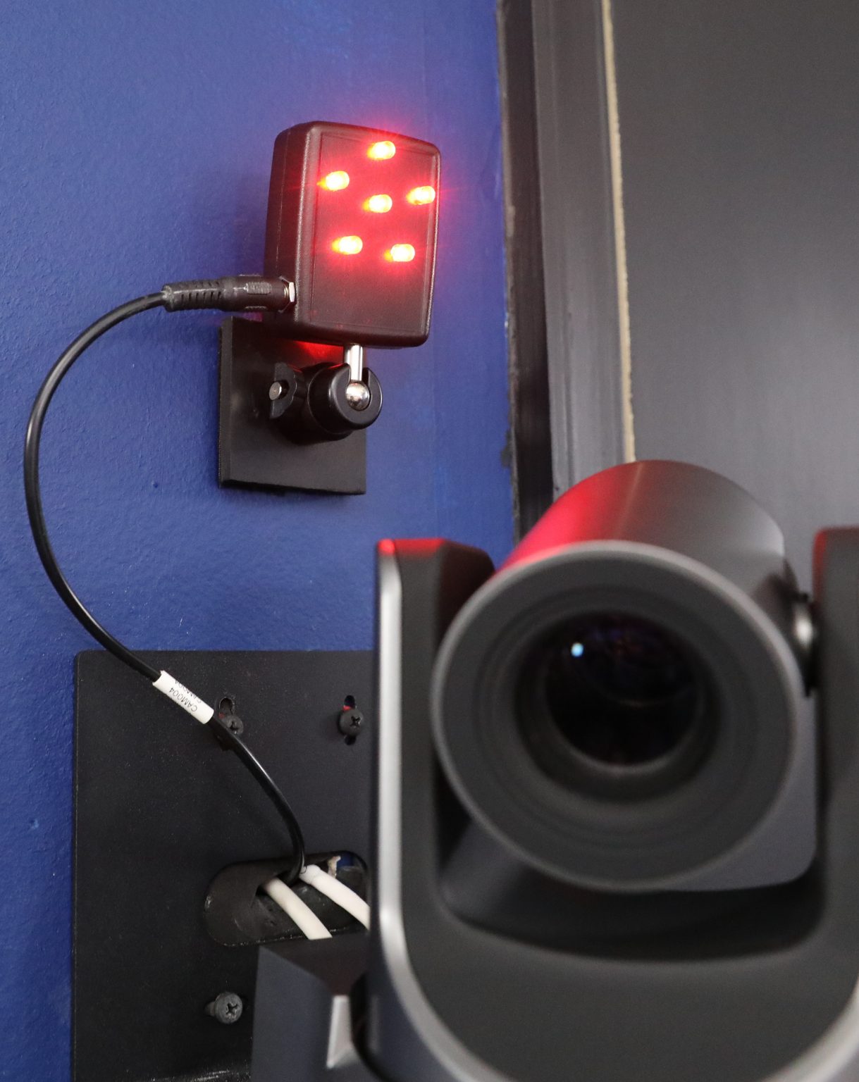 TallyLights - Know when you are live on air